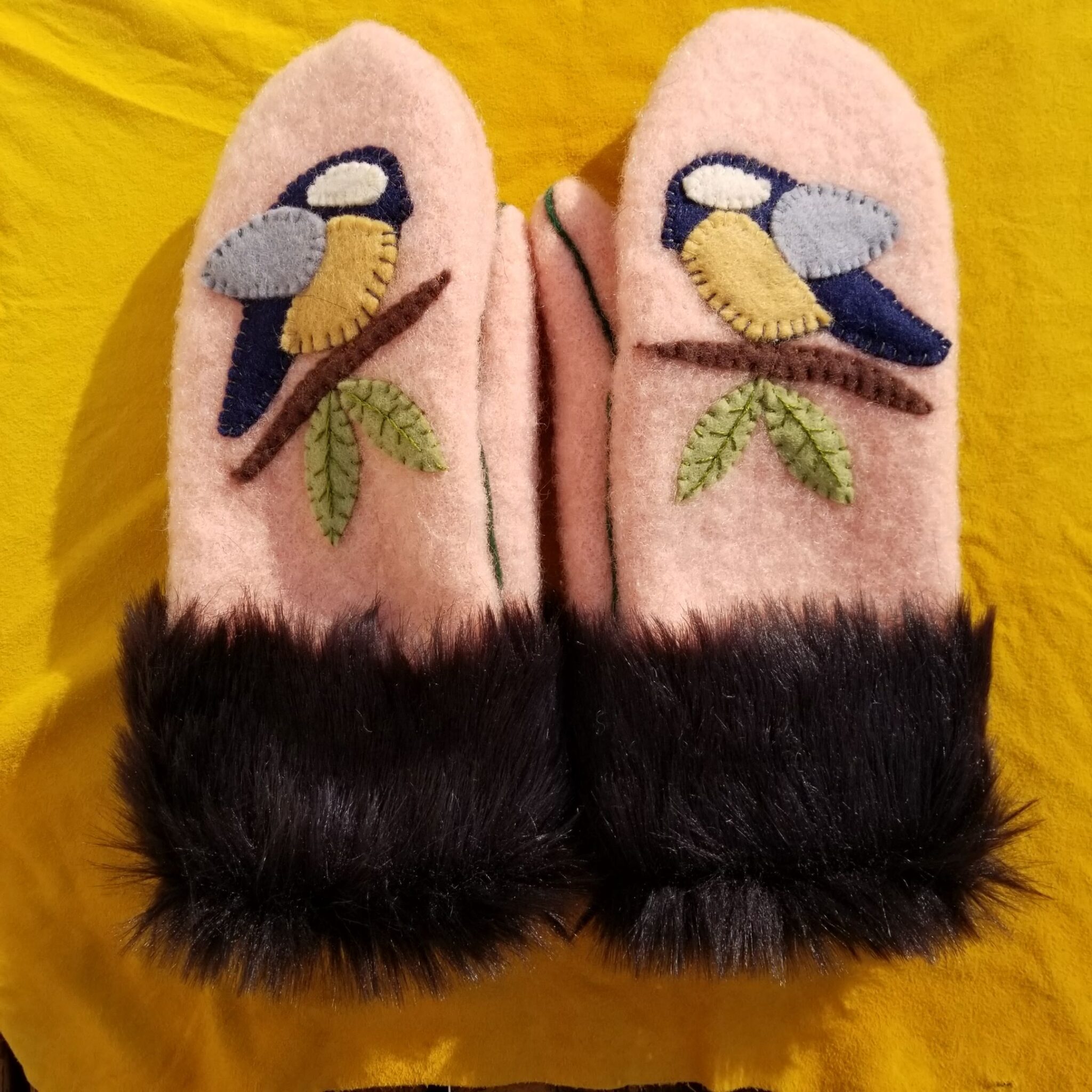 Wool Mittens Dog Paw – Small - Karamat Wilderness Ways