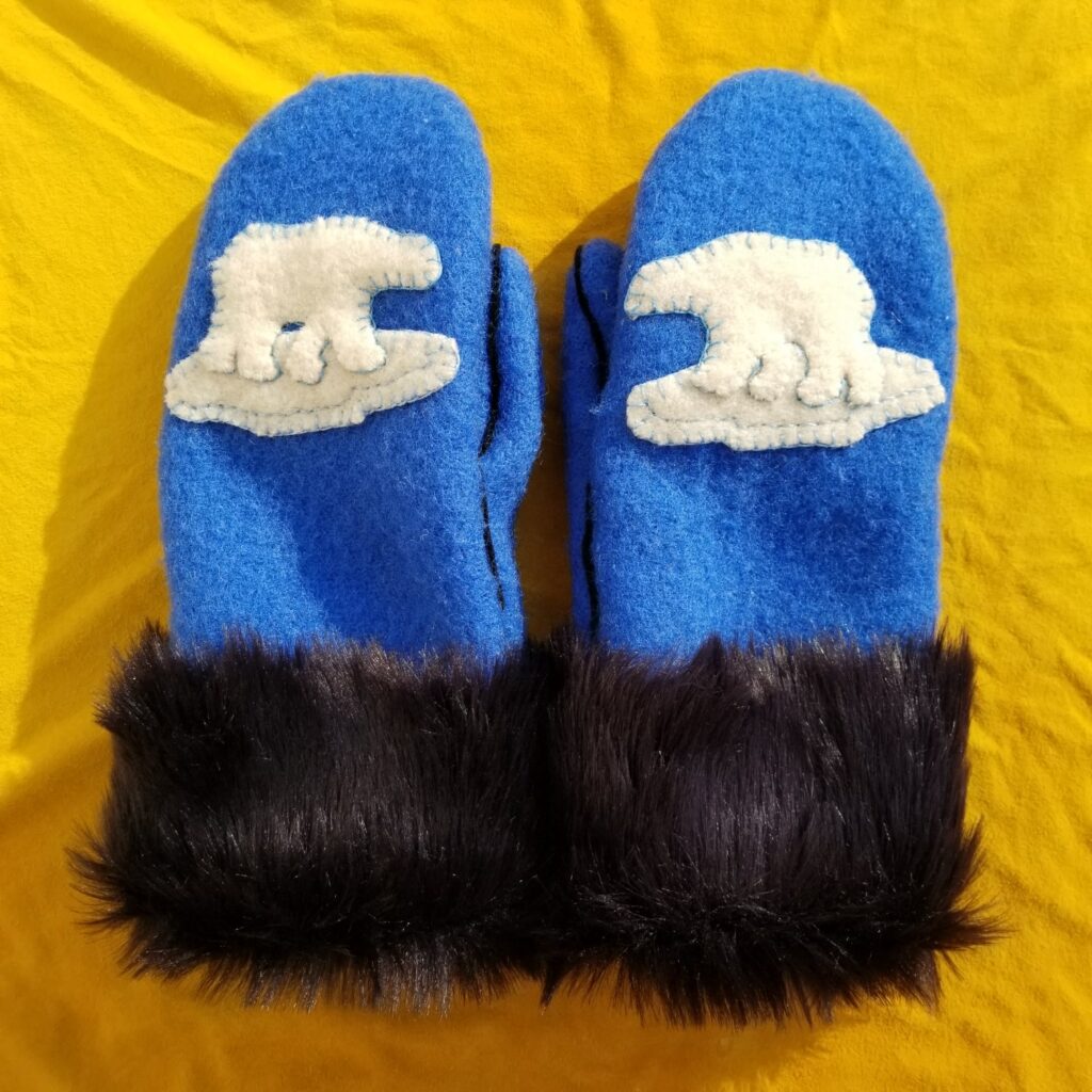 Wool Mittens Dog Paw – Small - Karamat Wilderness Ways